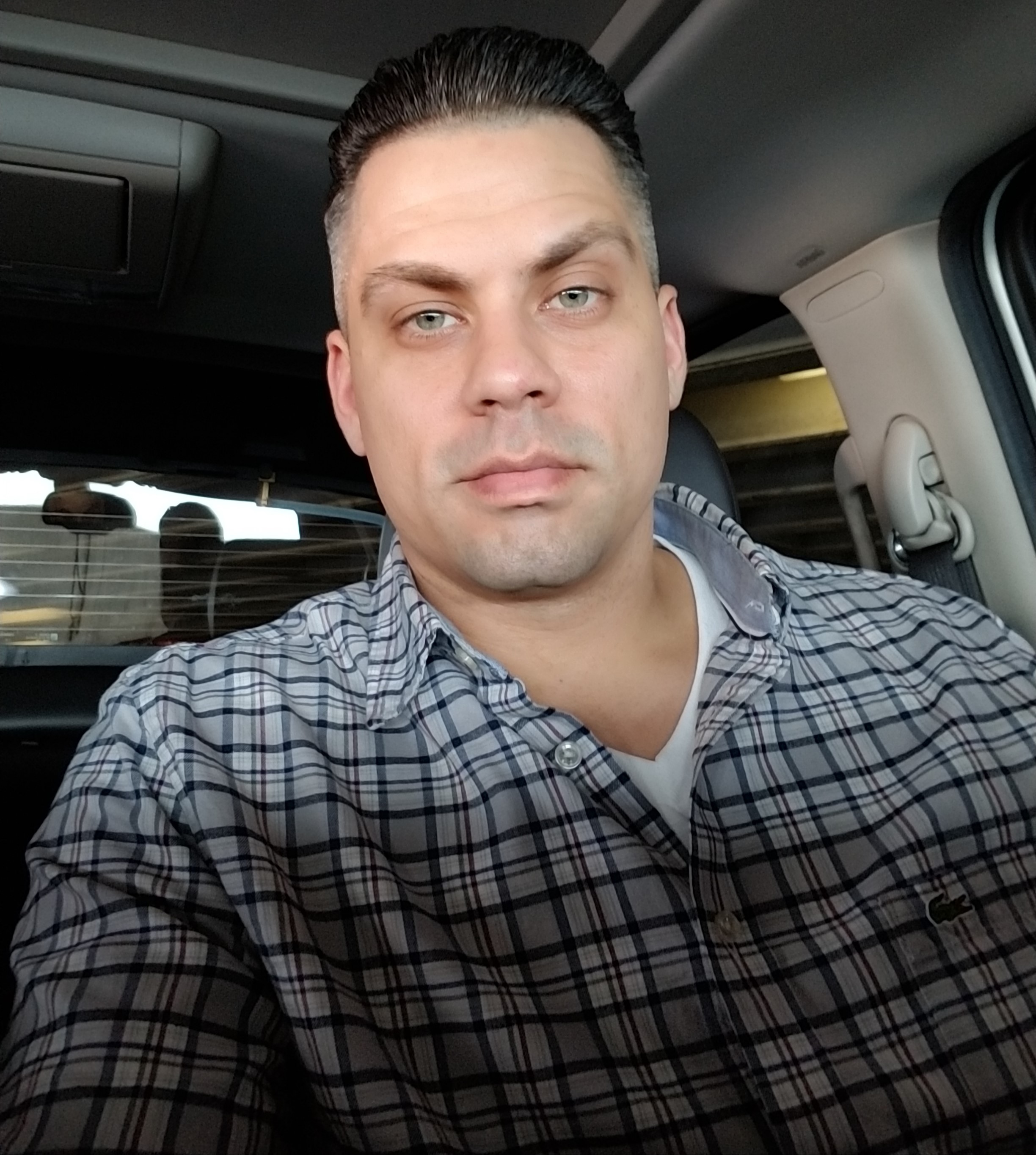 Robert Degeorge's Instagram, Twitter & Facebook on IDCrawl