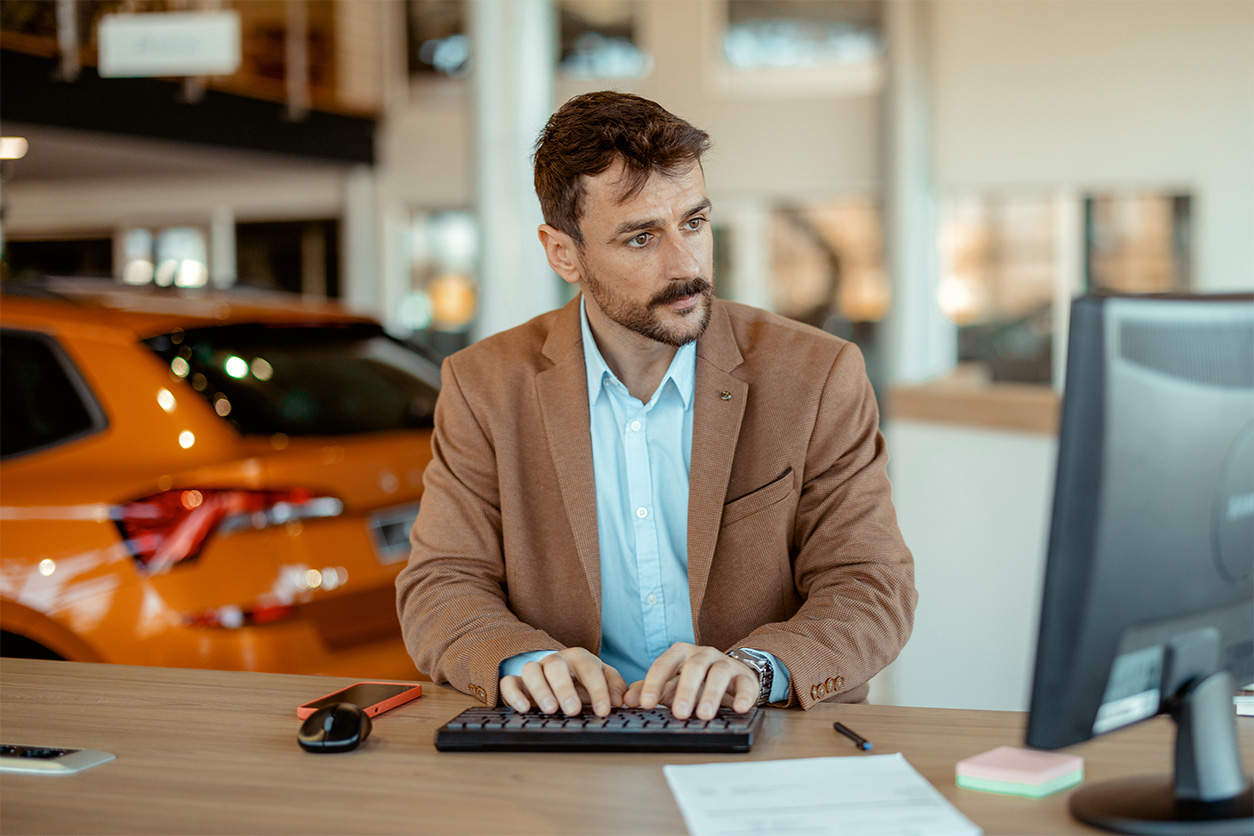 What are the Benefits of Using an Automotive CRM? | VinSolutions